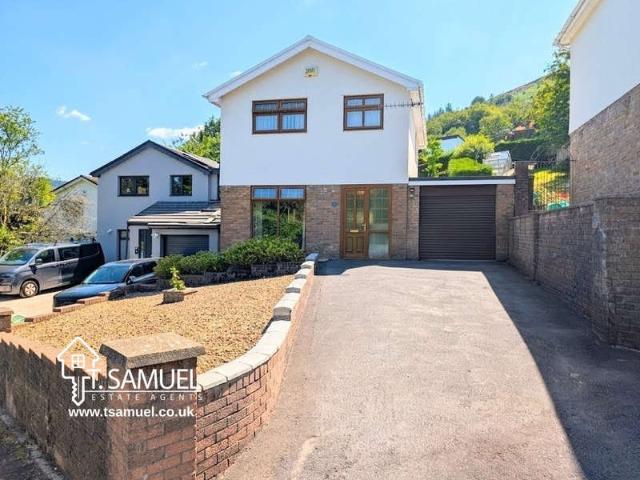 3 Bedroom Detached House
