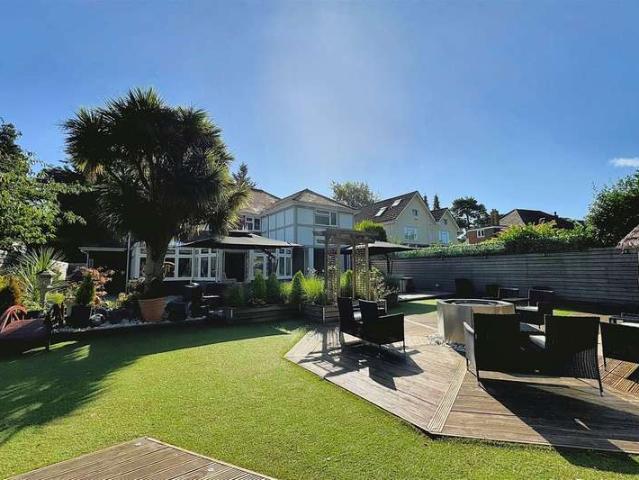 3 Bedroom Detached House