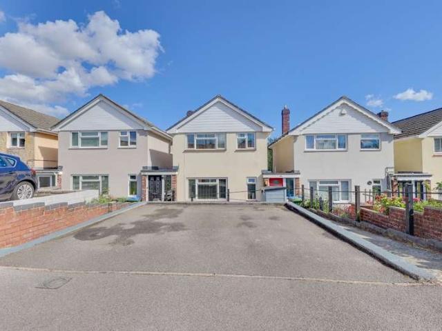 3 Bedroom Detached House