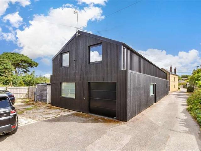 3 Bedroom Detached House