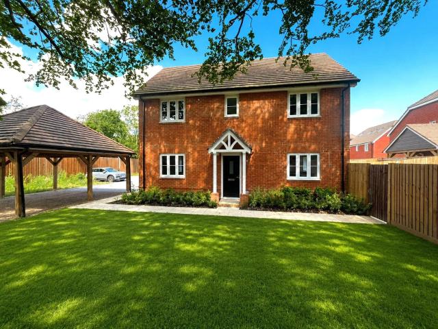 3 BEDROOM Detached House