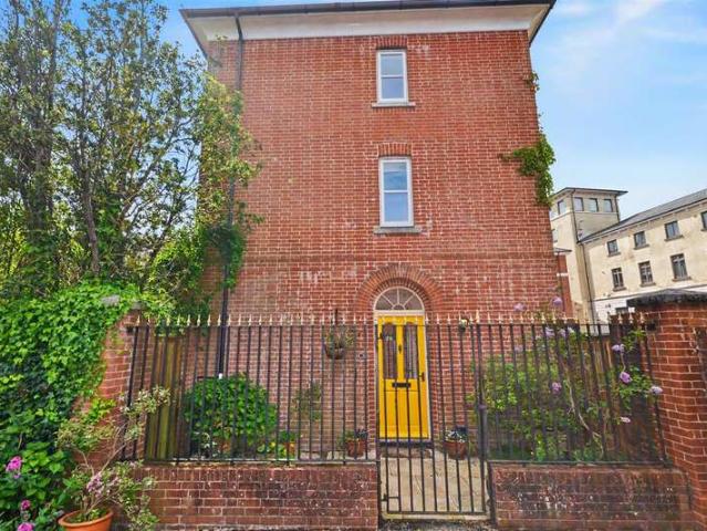 3 Bedroom Detached House