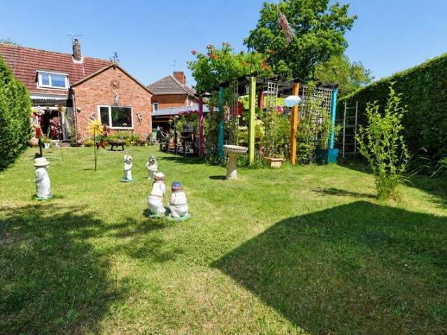 3 Bedroom Detached House