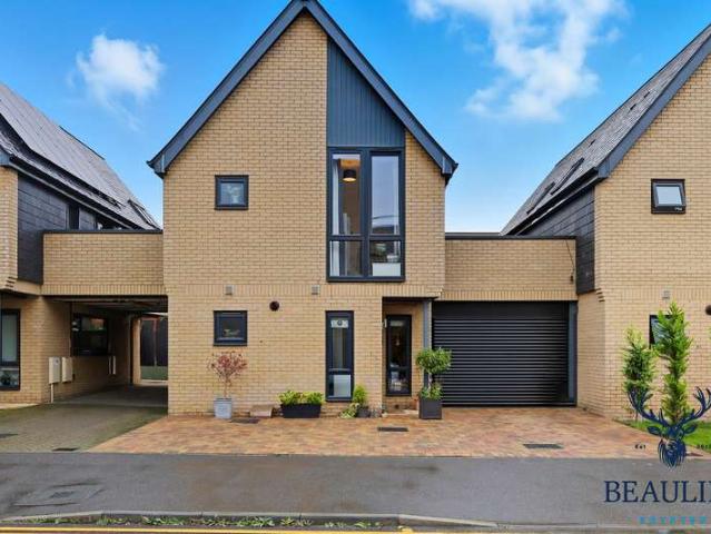 3 Bedroom Detached House