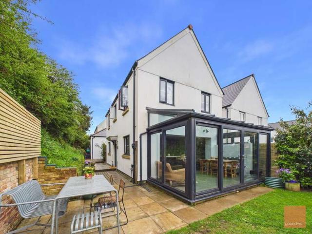 3 Bedroom Detached House