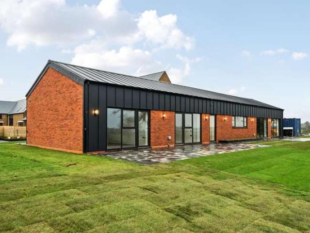 3 Bedroom Detached House