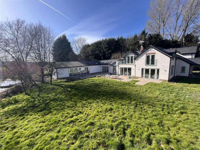 3 Bedroom Detached House