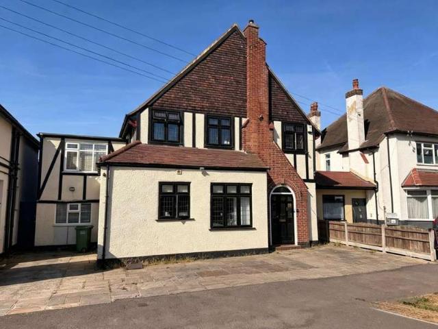 3 Bedroom Detached House