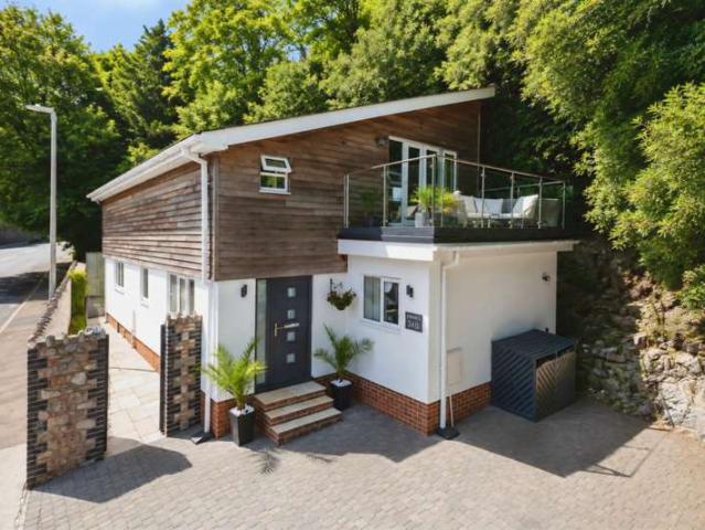 3 Bedroom Detached House