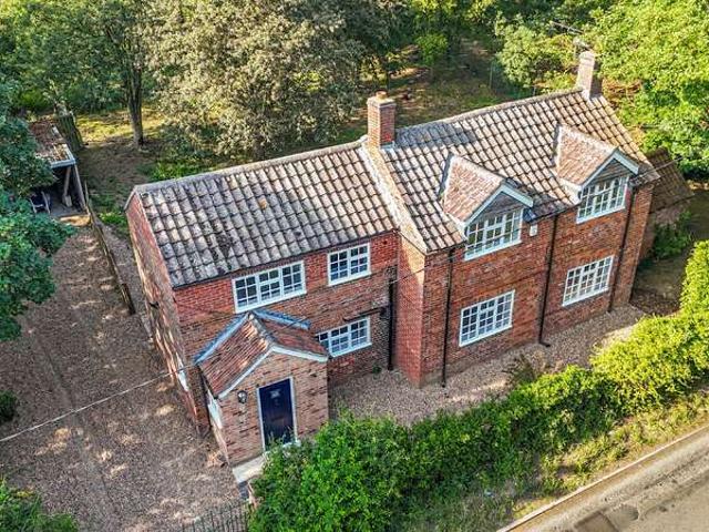 3 Bedroom Detached House
