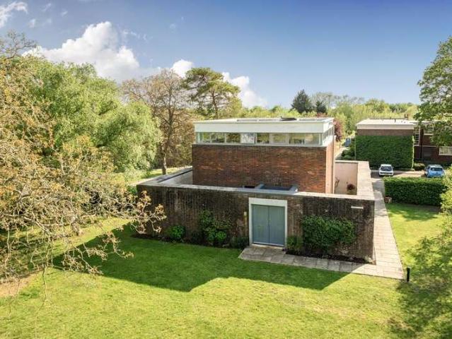 3 Bedroom Detached House