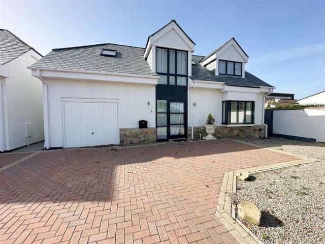3 Bedroom Detached House