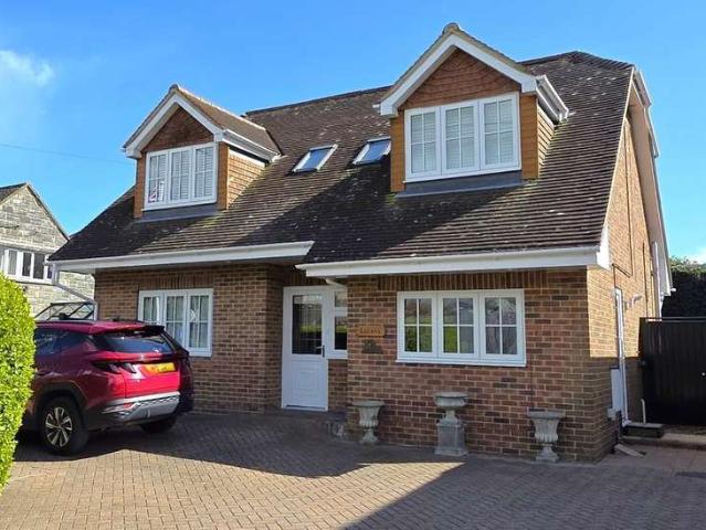 3 Bedroom Detached House