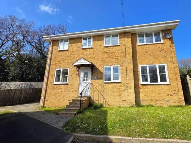 3 Bedroom Detached House