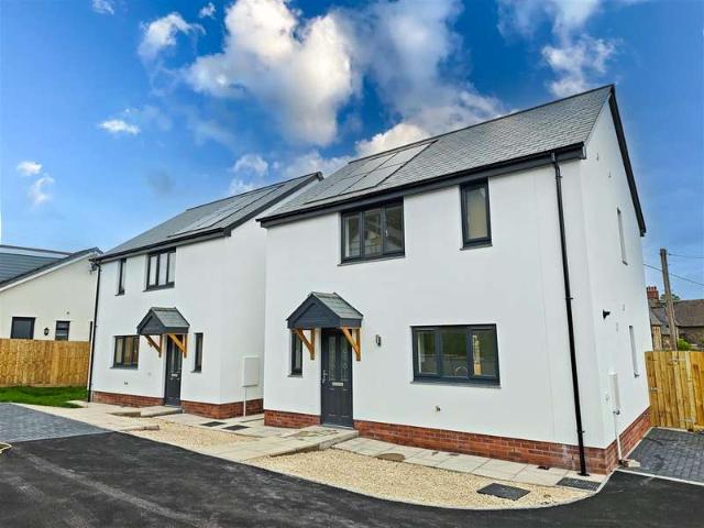 3 Bedroom Detached House