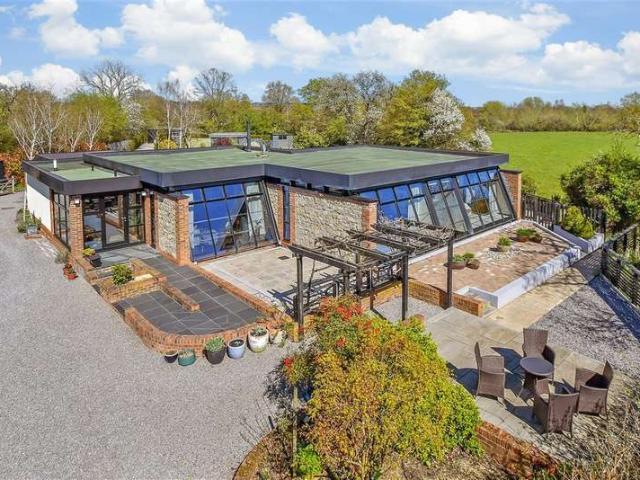 3 Bedroom Detached House