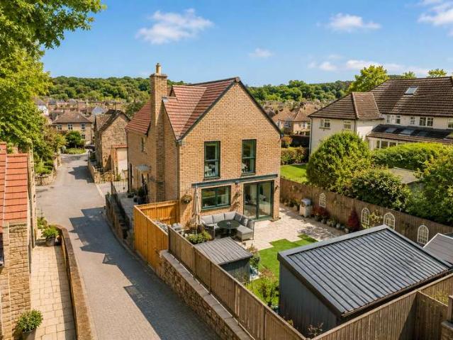 3 Bedroom Detached House