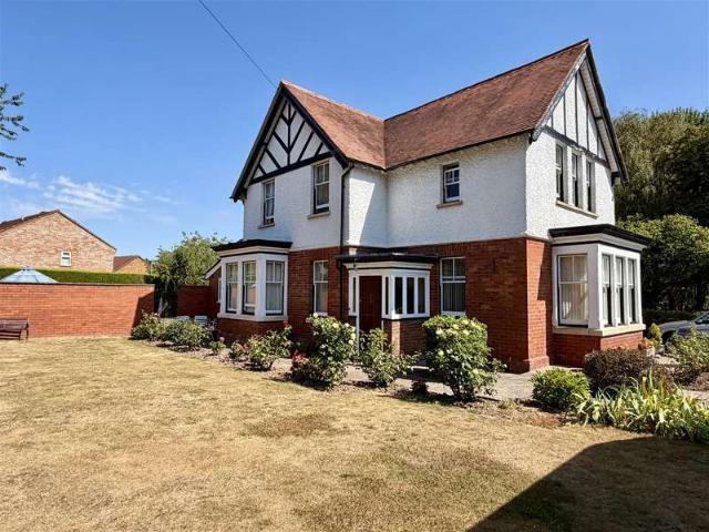 3 Bedroom Detached House