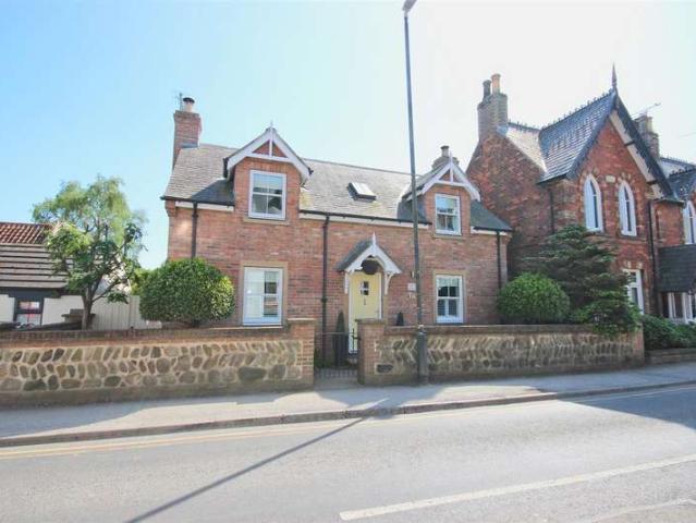 3 Bedroom Detached House