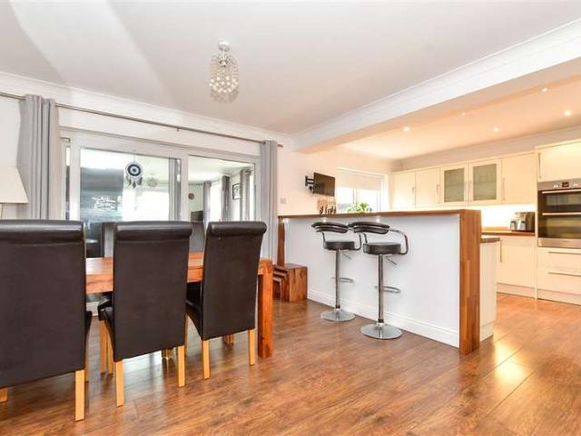 3 Bedroom Detached House