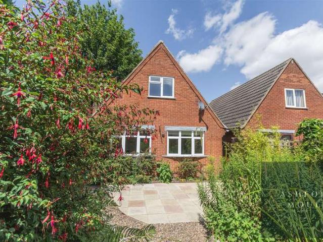 3 Bedroom Detached House