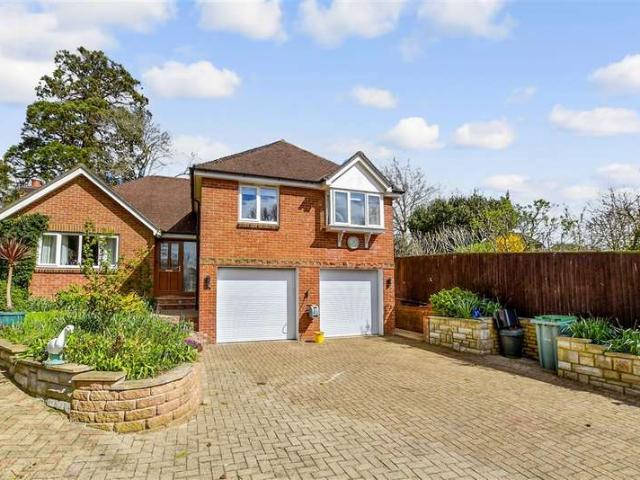 3 Bedroom Detached House