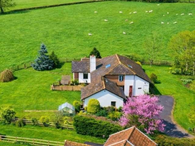 3 Bedroom Detached House