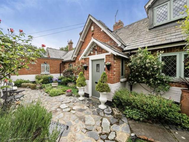 3 Bedroom Detached House