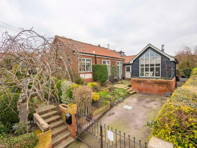 3 Bedroom Detached House