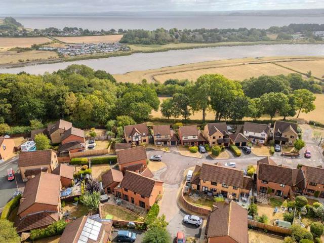3 Bedroom Detached House
