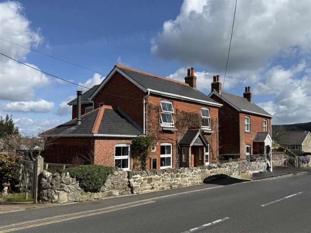 3 Bedroom Detached House