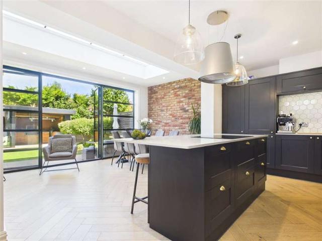 3 Bedroom Detached House