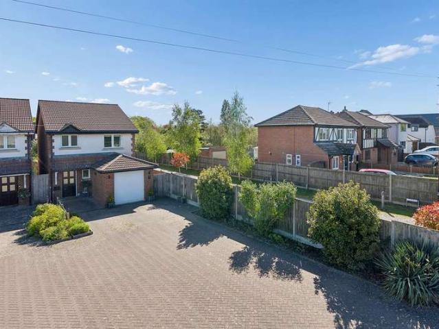 3 Bedroom Detached House