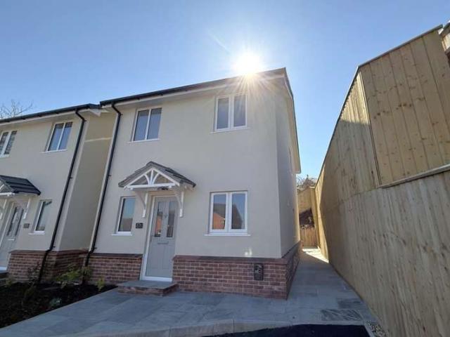 3 Bedroom Detached House