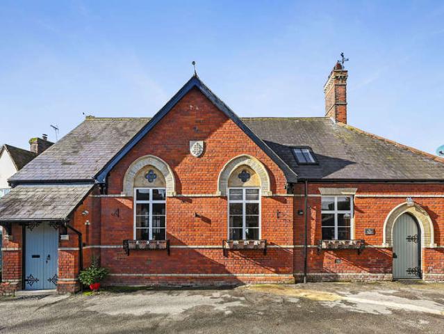 3 Bedroom Detached House