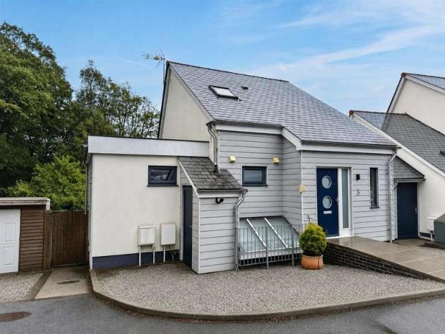 3 Bedroom Detached House