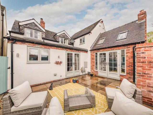 3 Bedroom Detached House