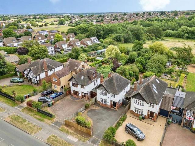 3 Bedroom Detached House