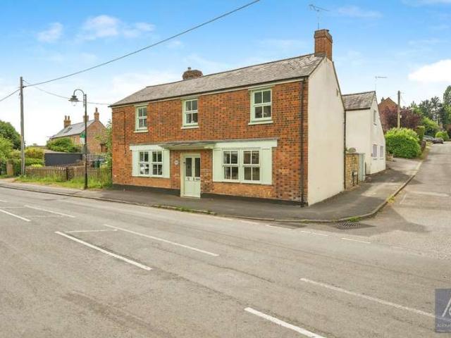 3 Bedroom Detached House