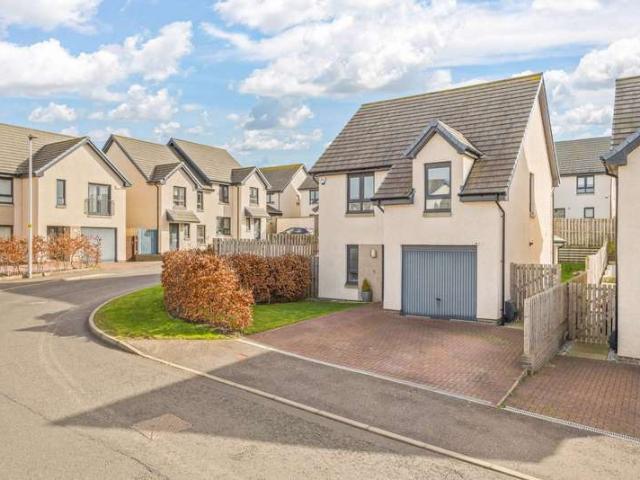 3 Bedroom Detached House