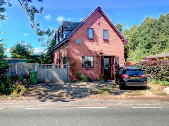 3 Bedroom Detached House