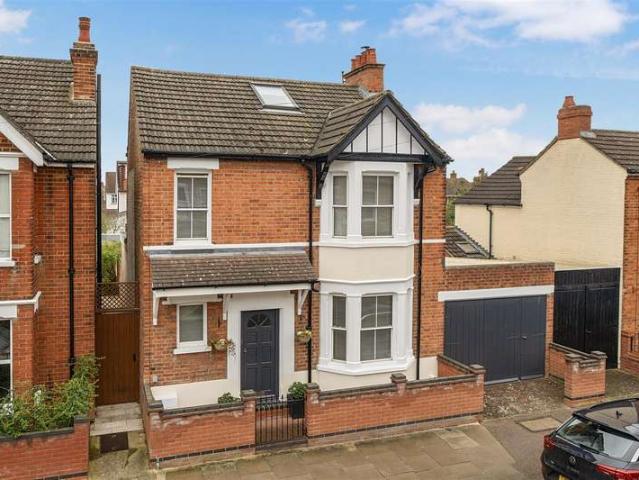 3 Bedroom Detached House
