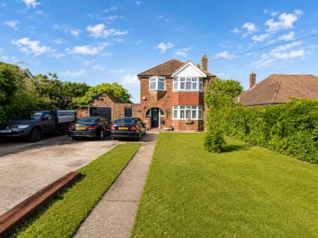 3 Bedroom Detached House