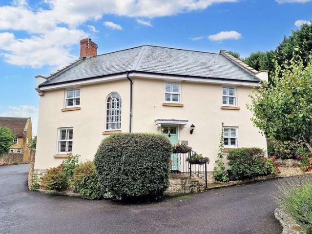 3 Bedroom Detached House