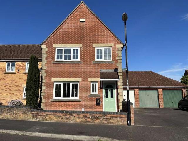 3 Bedroom Detached House