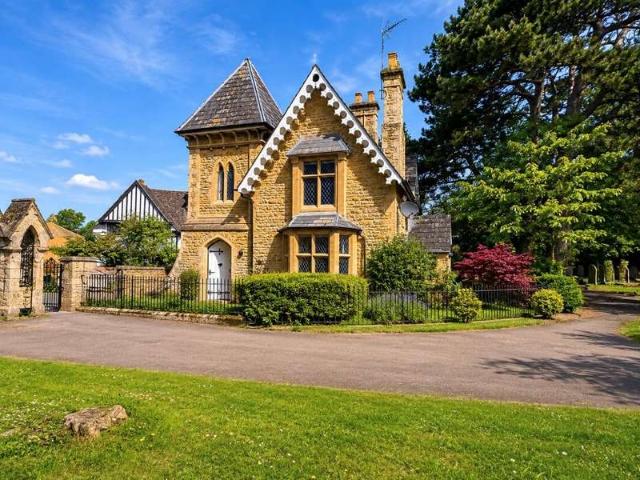 3 Bedroom Detached House