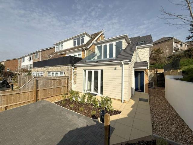 3 Bedroom Detached House