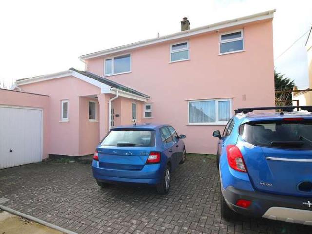 3 Bedroom Detached House