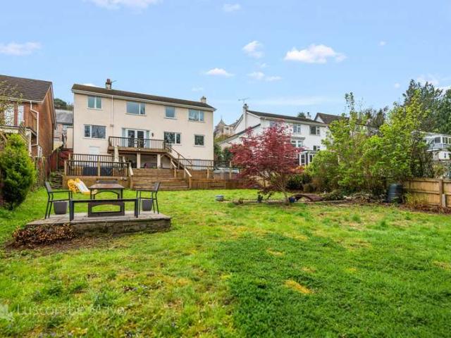 3 Bedroom Detached House