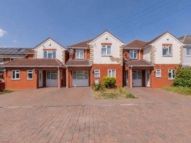 3 Bedroom Detached House